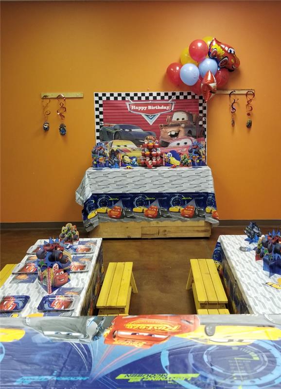 A Treehouse birthday party offers parents amazing kids birthday party fun!